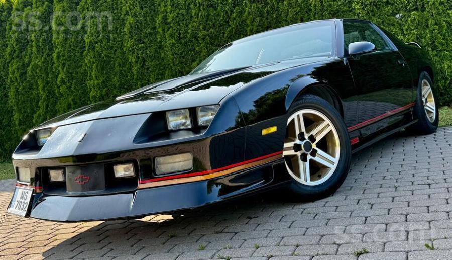 Melns Chevrolet Camaro 1994 Rīga, ar dzinēja tilpumu 5.70 L un nobraukumu 0 tūkst. km par 15000 €, foto 3 vietnē AUTOMOTO.COM.LV