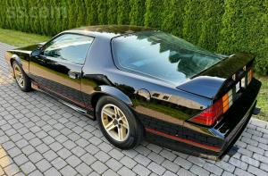 Melns Chevrolet Camaro 1994 Rīga, ar dzinēja tilpumu 5.70 L un nobraukumu 0 tūkst. km par 15000 €, foto 9 vietnē AUTOMOTO.COM.LV