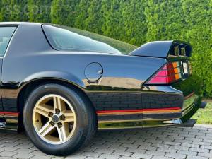 Melns Chevrolet Camaro 1994 Rīga, ar dzinēja tilpumu 5.70 L un nobraukumu 0 tūkst. km par 15000 €, foto 11 vietnē AUTOMOTO.COM.LV