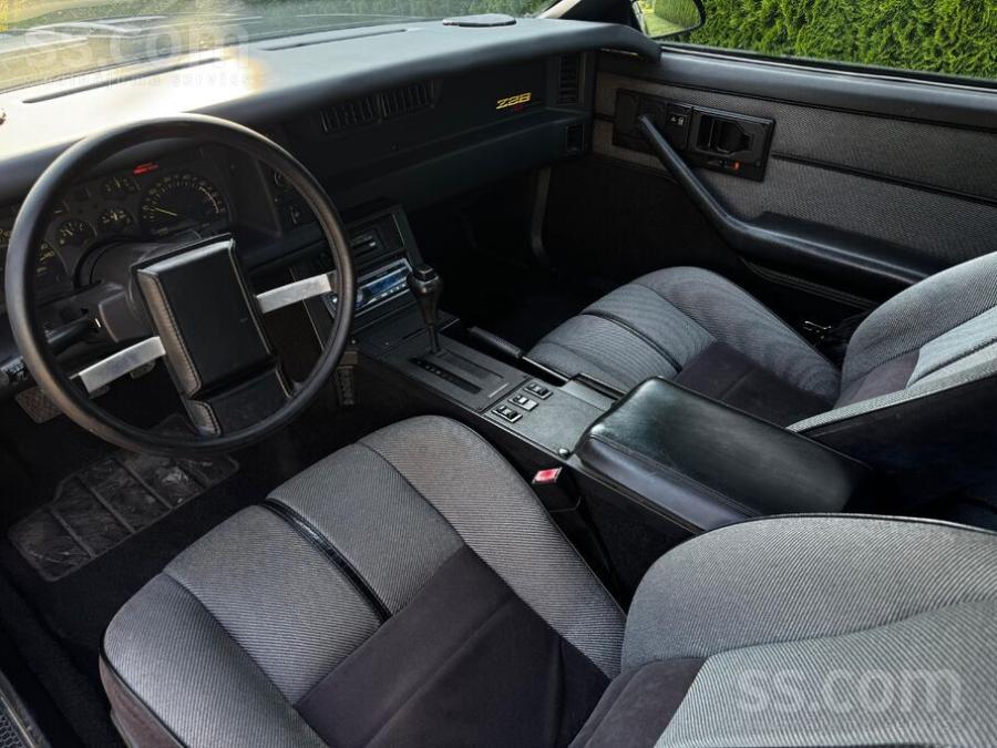 Melns Chevrolet Camaro 1994 Rīga, ar dzinēja tilpumu 5.70 L un nobraukumu 0 tūkst. km par 15000 €, foto 13 vietnē AUTOMOTO.COM.LV