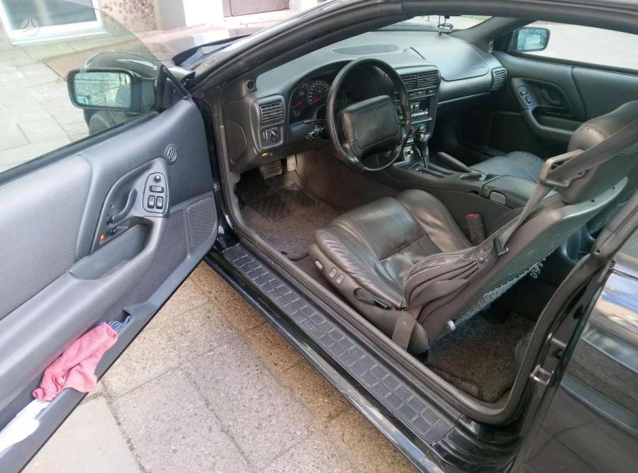Melns Chevrolet Camaro 1999 Šauļi, ar dzinēja tilpumu 3.80 L un nobraukumu 220 tūkst. km par 4000 €, foto 7 vietnē AUTOMOTO.COM.LV