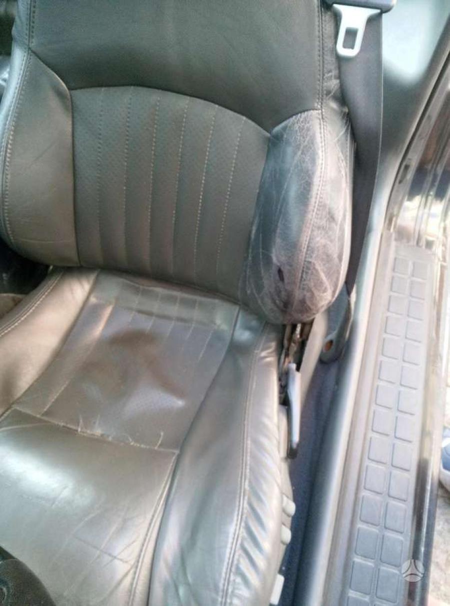 Melns Chevrolet Camaro 1999 Šauļi, ar dzinēja tilpumu 3.80 L un nobraukumu 220 tūkst. km par 4000 €, foto 17 vietnē AUTOMOTO.COM.LV