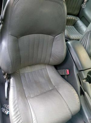 Melns Chevrolet Camaro 1999 Šauļi, ar dzinēja tilpumu 3.80 L un nobraukumu 220 tūkst. km par 4000 €, foto 18 vietnē AUTOMOTO.COM.LV