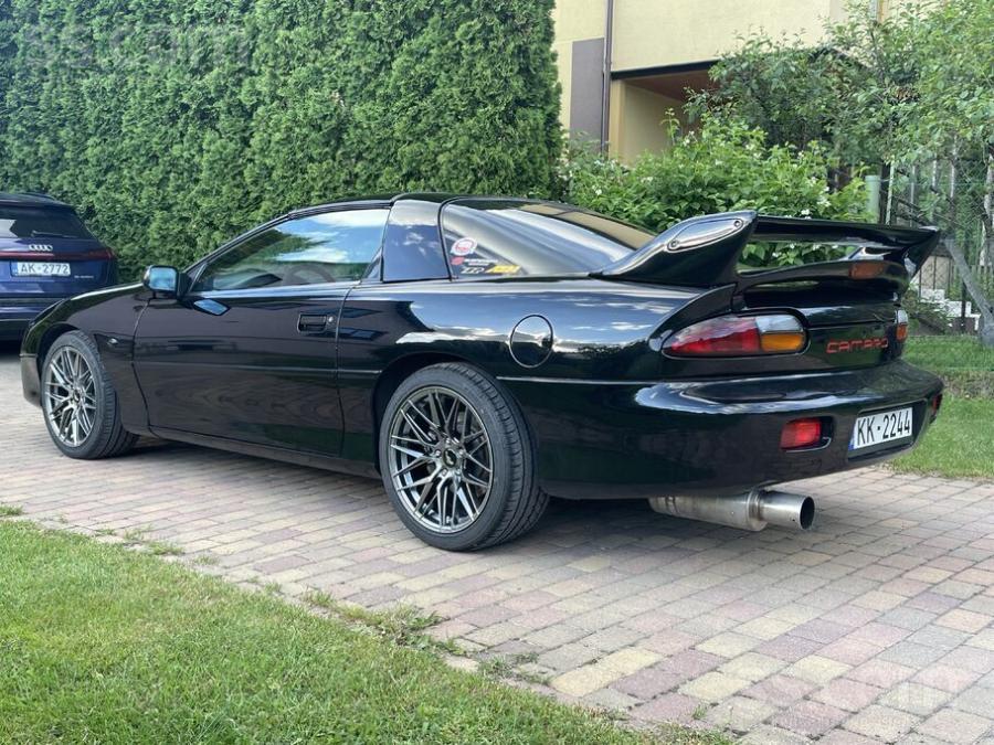 Black Chevrolet Camaro 2000 in Riga, with an engine capacity of 3.80 L and mileage of 164 thousand km for 9500 €, photo 3 on AUTOMOTO.COM.LV