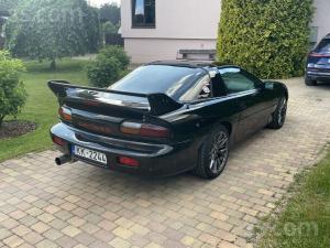Black Chevrolet Camaro 2000 in Riga, with an engine capacity of 3.80 L and mileage of 164 thousand km for 9500 €, photo 5 on AUTOMOTO.COM.LV