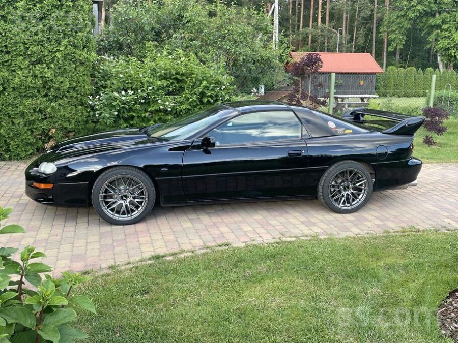 Black Chevrolet Camaro 2000 in Riga, with an engine capacity of 3.80 L and mileage of 164 thousand km for 9500 €, photo 6 on AUTOMOTO.COM.LV