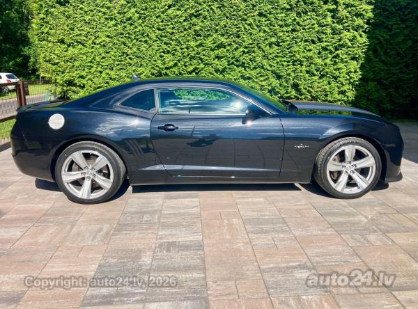 Melns Chevrolet Camaro 2012 Veru, ar dzinēja tilpumu 6.20 L un nobraukumu 185 tūkst. km par 28000 €, foto 3 vietnē AUTOMOTO.COM.LV