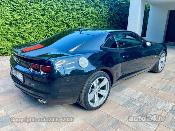 Melns Chevrolet Camaro 2012 Veru, ar dzinēja tilpumu 6.20 L un nobraukumu 185 tūkst. km par 28000 €, foto 4 vietnē AUTOMOTO.COM.LV