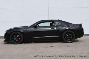 Black Chevrolet Camaro 2015 in Kretinga, with an engine capacity of 6.16 L and mileage of 106 thousand km for 23200 €, photo 13 on AUTOMOTO.COM.LV