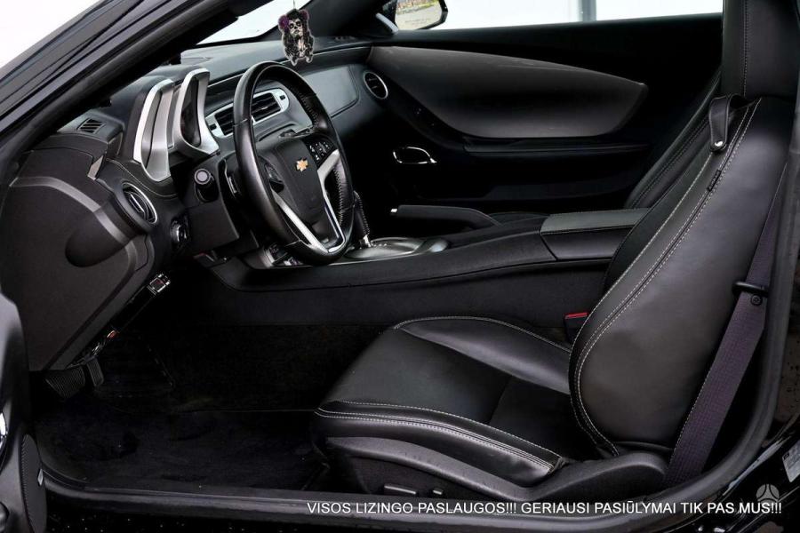 Black Chevrolet Camaro 2015 in Kretinga, with an engine capacity of 6.16 L and mileage of 106 thousand km for 23200 €, photo 16 on AUTOMOTO.COM.LV