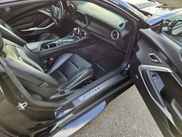 Melns Chevrolet Camaro 2016 Klaipėda, ar dzinēja tilpumu 6.20 L un nobraukumu 70 tūkst. km par 29300 €, foto 7 vietnē AUTOMOTO.COM.LV