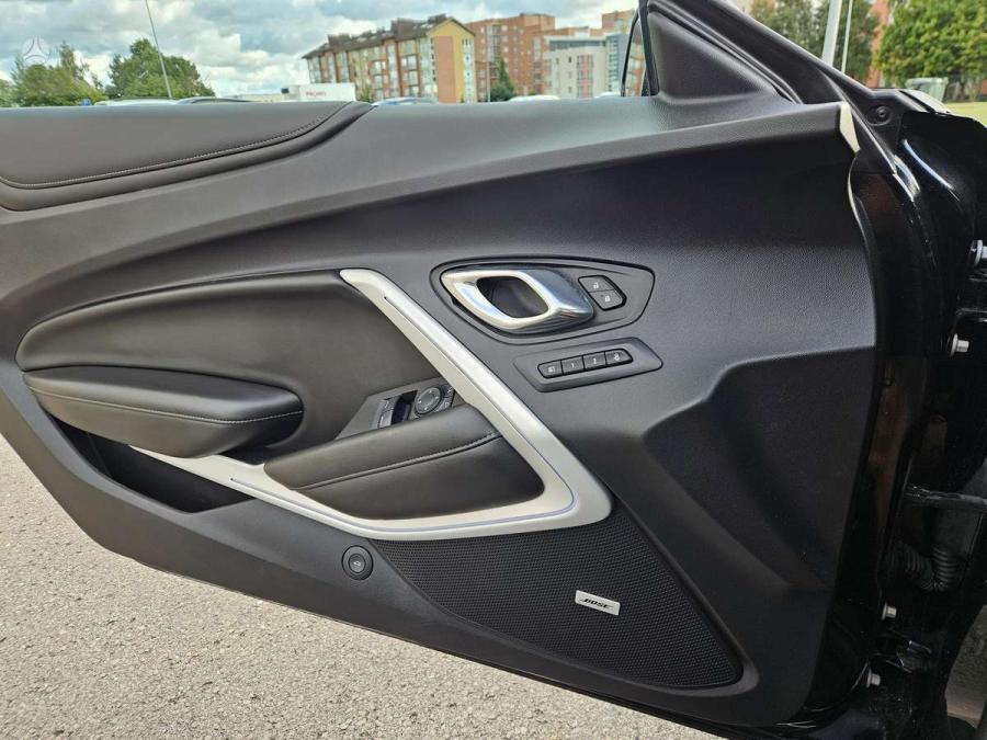 Melns Chevrolet Camaro 2016 Klaipėda, ar dzinēja tilpumu 6.20 L un nobraukumu 70 tūkst. km par 29300 €, foto 12 vietnē AUTOMOTO.COM.LV