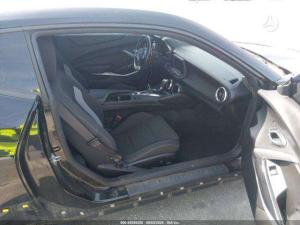 Black Chevrolet Camaro 2016 in Klaipeda, with an engine capacity of 0.00 L and mileage of 91 thousand km for 6500 €, photo 6 on AUTOMOTO.COM.LV