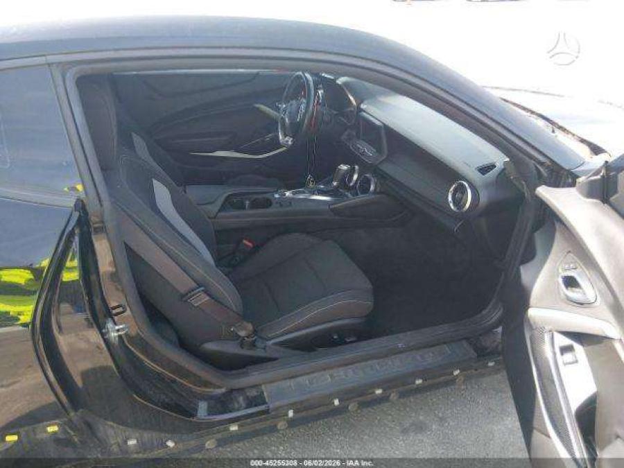 Black Chevrolet Camaro 2016 in Klaipeda, with an engine capacity of 0.00 L and mileage of 91 thousand km for 6500 €, photo 6 on AUTOMOTO.COM.LV