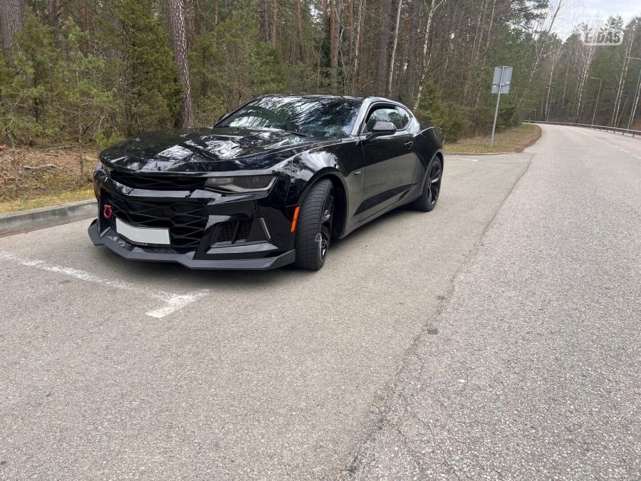 Black Chevrolet Camaro 2018 in Druskininkai, with an engine capacity of 3.60 L and mileage of 68 thousand km for 21000 €, photo 1 on AUTOMOTO.COM.LV