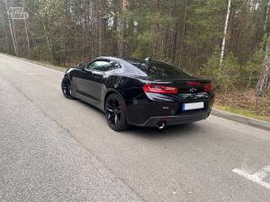 Black Chevrolet Camaro 2018 in Druskininkai, with an engine capacity of 3.60 L and mileage of 68 thousand km for 21000 €, photo 3 on AUTOMOTO.COM.LV