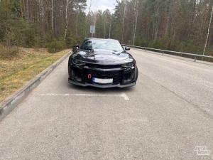 Black Chevrolet Camaro 2018 in Druskininkai, with an engine capacity of 3.60 L and mileage of 68 thousand km for 21000 €, photo 5 on AUTOMOTO.COM.LV