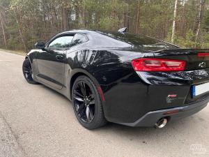 Black Chevrolet Camaro 2018 in Druskininkai, with an engine capacity of 3.60 L and mileage of 68 thousand km for 21000 €, photo 10 on AUTOMOTO.COM.LV