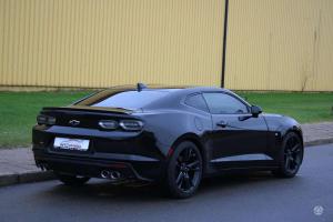 Black Chevrolet Camaro 2019 in Vilnius, with an engine capacity of 3.60 L and mileage of 116 thousand km for 16300 €, photo 2 on AUTOMOTO.COM.LV