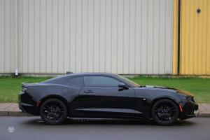 Black Chevrolet Camaro 2019 in Vilnius, with an engine capacity of 3.60 L and mileage of 116 thousand km for 16300 €, photo 3 on AUTOMOTO.COM.LV