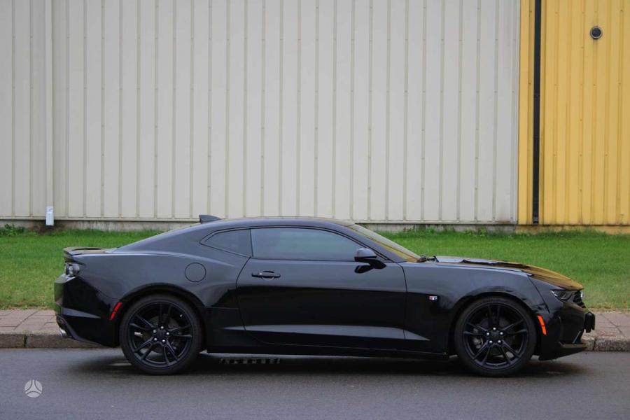 Black Chevrolet Camaro 2019 in Vilnius, with an engine capacity of 3.60 L and mileage of 116 thousand km for 16300 €, photo 3 on AUTOMOTO.COM.LV