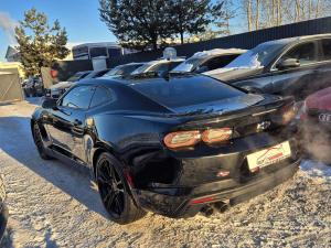 Black Chevrolet Camaro 2019 in Vilnius, with an engine capacity of 3.60 L and mileage of 116 thousand km for 16300 €, photo 3 on AUTOMOTO.COM.LV