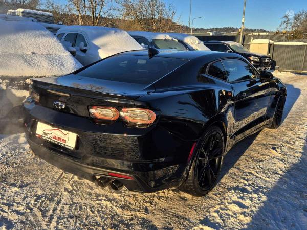 Melns Chevrolet Camaro 2019 Viļņa, ar dzinēja tilpumu 3.60 L un nobraukumu 116 tūkst. km par 16300 €, foto 5 vietnē AUTOMOTO.COM.LV