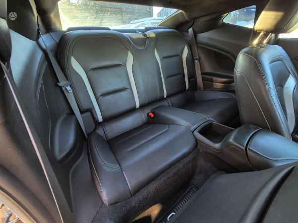 Black Chevrolet Camaro 2019 in Vilnius, with an engine capacity of 3.60 L and mileage of 116 thousand km for 16300 €, photo 11 on AUTOMOTO.COM.LV