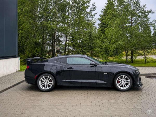 Черный Шевроле Камаро 2019 в Вильнюс, объемом двигателя 2.00 л и пробегом 107 тыс. км за 15800 €, фото 4 на AUTOMOTO.COM.LV