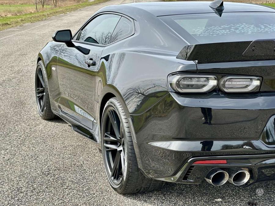 Melns Chevrolet Camaro 2019 Šauļi, ar dzinēja tilpumu 6.20 L un nobraukumu 56 tūkst. km par 30999 €, foto 8 vietnē AUTOMOTO.COM.LV