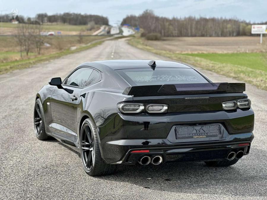 Melns Chevrolet Camaro 2019 Šauļi, ar dzinēja tilpumu 6.20 L un nobraukumu 56 tūkst. km par 30999 €, foto 10 vietnē AUTOMOTO.COM.LV