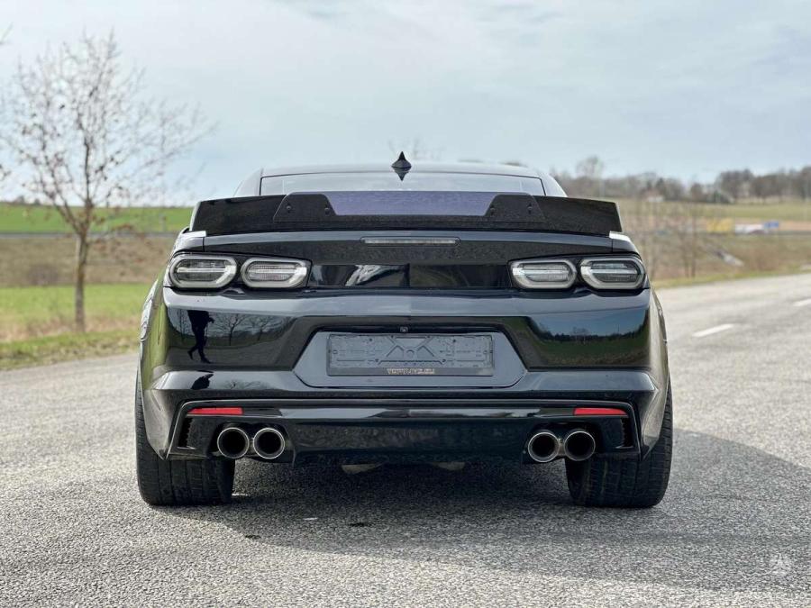 Melns Chevrolet Camaro 2019 Šauļi, ar dzinēja tilpumu 6.20 L un nobraukumu 56 tūkst. km par 30999 €, foto 11 vietnē AUTOMOTO.COM.LV