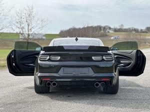 Melns Chevrolet Camaro 2019 Šauļi, ar dzinēja tilpumu 6.20 L un nobraukumu 56 tūkst. km par 30999 €, foto 12 vietnē AUTOMOTO.COM.LV