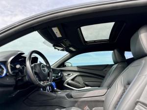 Melns Chevrolet Camaro 2019 Šauļi, ar dzinēja tilpumu 6.20 L un nobraukumu 56 tūkst. km par 30999 €, foto 17 vietnē AUTOMOTO.COM.LV