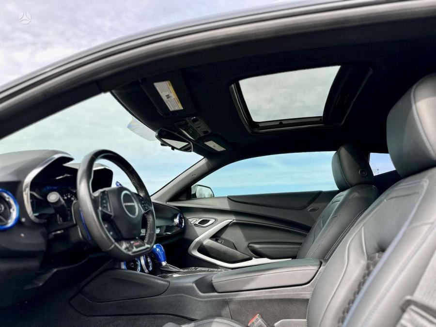 Melns Chevrolet Camaro 2019 Šauļi, ar dzinēja tilpumu 6.20 L un nobraukumu 56 tūkst. km par 30999 €, foto 17 vietnē AUTOMOTO.COM.LV