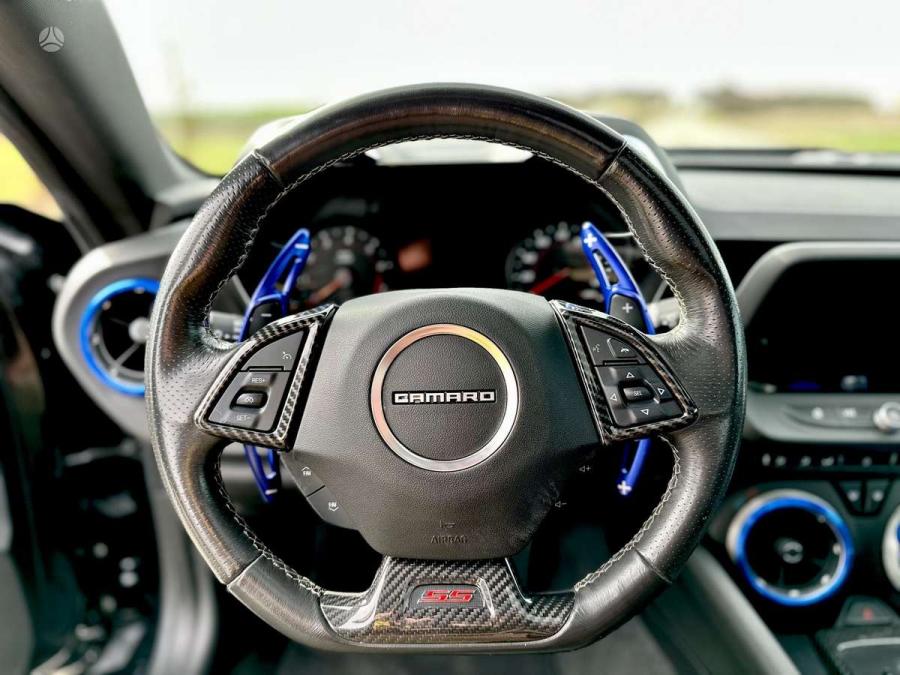 Melns Chevrolet Camaro 2019 Šauļi, ar dzinēja tilpumu 6.20 L un nobraukumu 56 tūkst. km par 30999 €, foto 19 vietnē AUTOMOTO.COM.LV
