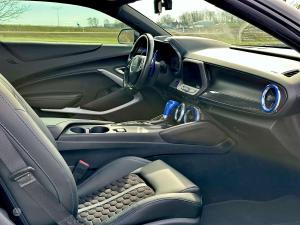 Melns Chevrolet Camaro 2019 Šauļi, ar dzinēja tilpumu 6.20 L un nobraukumu 56 tūkst. km par 30999 €, foto 24 vietnē AUTOMOTO.COM.LV