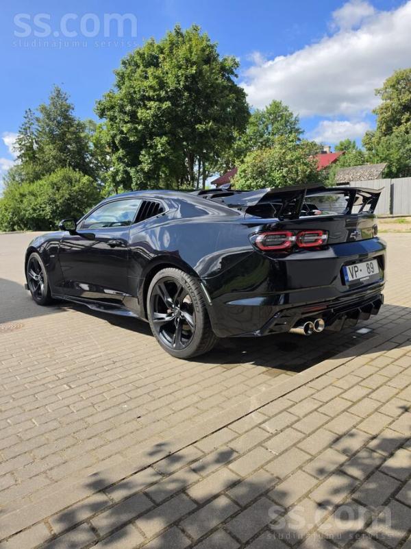 Melns Chevrolet Camaro 2020 Rēzekne, ar dzinēja tilpumu 3.60 L un nobraukumu 53 tūkst. km par 26900 €, foto 4 vietnē AUTOMOTO.COM.LV