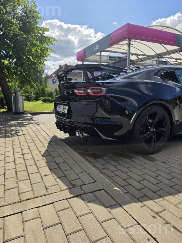 Melns Chevrolet Camaro 2020 Rēzekne, ar dzinēja tilpumu 3.60 L un nobraukumu 53 tūkst. km par 26900 €, foto 5 vietnē AUTOMOTO.COM.LV