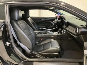 Black Chevrolet Camaro 2021 in Klaipeda, with an engine capacity of 6.20 L and mileage of 70 thousand km for 32670 €, photo 15 on AUTOMOTO.COM.LV