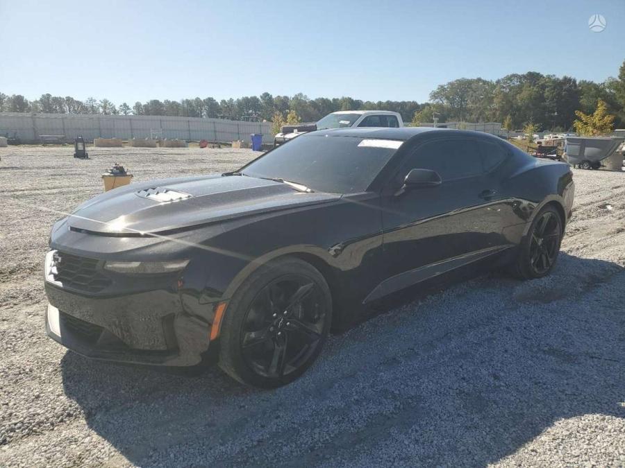 Black Chevrolet Camaro 2021 in Klaipeda, with an engine capacity of 6.20 L and mileage of 70 thousand km for 32670 €, photo 25 on AUTOMOTO.COM.LV