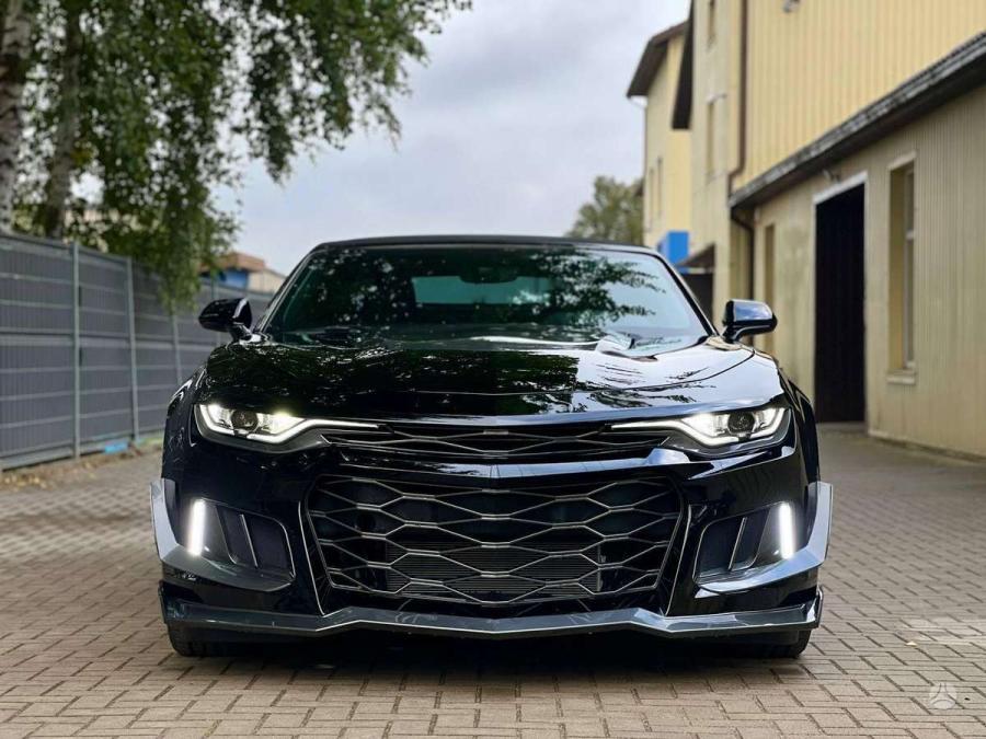 Melns Chevrolet Camaro 2022 Šauļi, ar dzinēja tilpumu 6.20 L un nobraukumu 72 tūkst. km par 37000 €, foto 1 vietnē AUTOMOTO.COM.LV
