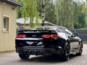 Melns Chevrolet Camaro 2022 Šauļi, ar dzinēja tilpumu 6.20 L un nobraukumu 72 tūkst. km par 37000 €, foto 5 vietnē AUTOMOTO.COM.LV