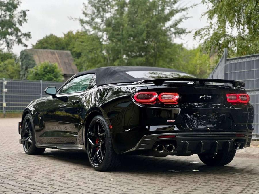 Melns Chevrolet Camaro 2022 Šauļi, ar dzinēja tilpumu 6.20 L un nobraukumu 72 tūkst. km par 37000 €, foto 9 vietnē AUTOMOTO.COM.LV