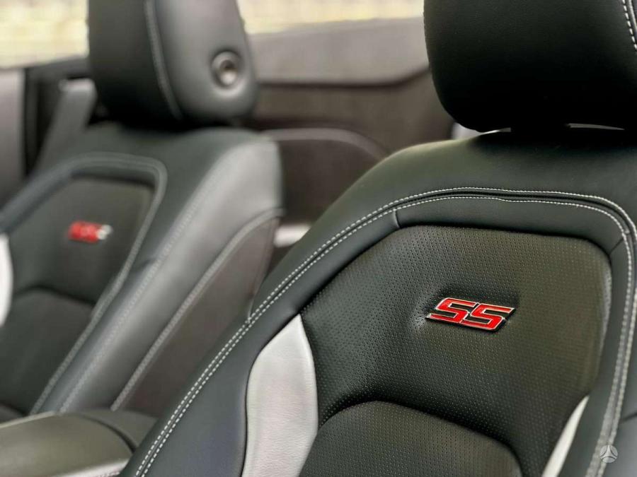 Melns Chevrolet Camaro 2022 Šauļi, ar dzinēja tilpumu 6.20 L un nobraukumu 72 tūkst. km par 37000 €, foto 19 vietnē AUTOMOTO.COM.LV