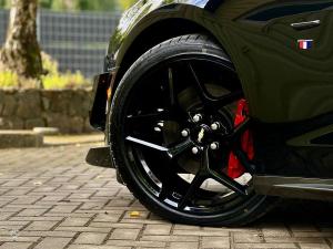 Melns Chevrolet Camaro 2022 Šauļi, ar dzinēja tilpumu 6.20 L un nobraukumu 72 tūkst. km par 37000 €, foto 31 vietnē AUTOMOTO.COM.LV