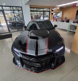 Black Chevrolet Camaro 2022 in Siauliai, with an engine capacity of 3.60 L and mileage of 60 thousand km for 27200 €, photo 4 on AUTOMOTO.COM.LV