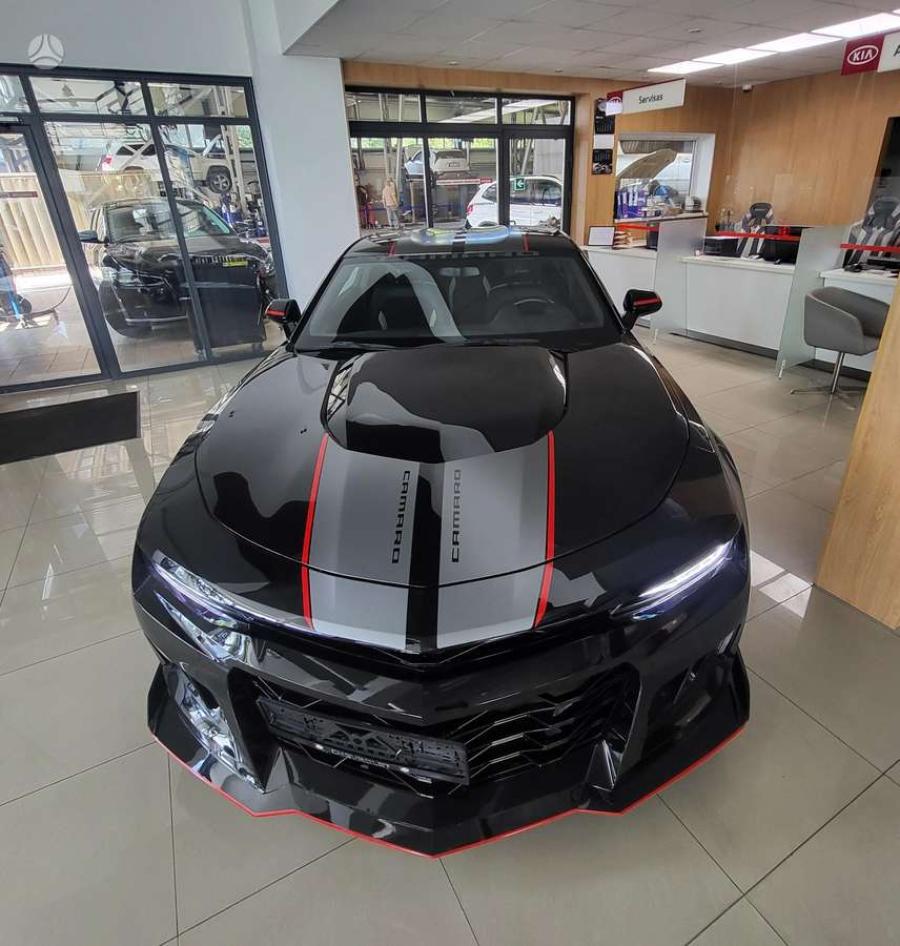 Black Chevrolet Camaro 2022 in Siauliai, with an engine capacity of 3.60 L and mileage of 60 thousand km for 27200 €, photo 4 on AUTOMOTO.COM.LV