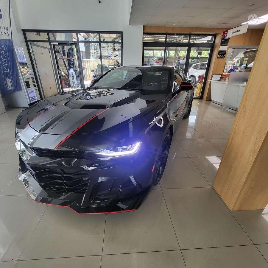 Black Chevrolet Camaro 2022 in Siauliai, with an engine capacity of 3.60 L and mileage of 60 thousand km for 27200 €, photo 6 on AUTOMOTO.COM.LV