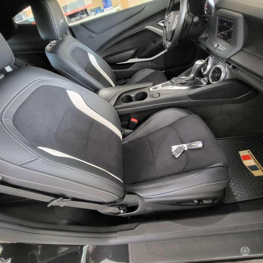 Black Chevrolet Camaro 2022 in Siauliai, with an engine capacity of 3.60 L and mileage of 60 thousand km for 27200 €, photo 18 on AUTOMOTO.COM.LV